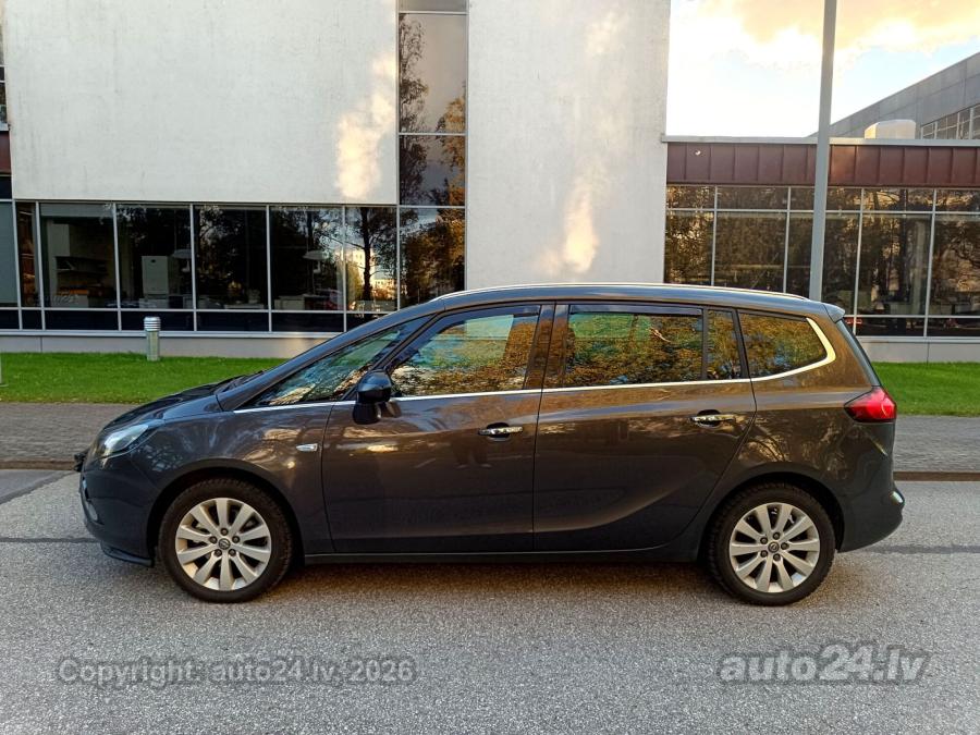 Grey Opel Zafira 2013 in Tartu, with an engine capacity of 1.40 L and mileage of 247 thousand km for 5499 €, photo 7 on AUTOMOTO.COM.LV