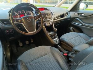 Grey Opel Zafira 2013 in Tartu, with an engine capacity of 1.40 L and mileage of 247 thousand km for 5499 €, photo 10 on AUTOMOTO.COM.LV