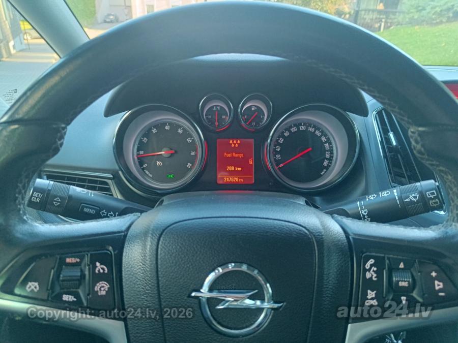 Grey Opel Zafira 2013 in Tartu, with an engine capacity of 1.40 L and mileage of 247 thousand km for 5499 €, photo 11 on AUTOMOTO.COM.LV