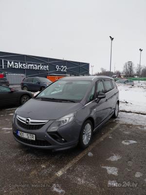 Grey Opel Zafira 2015 in Parnu, with an engine capacity of 1.60 L and mileage of 261 thousand km for 7300 €, photo  on AUTOMOTO.COM.LV