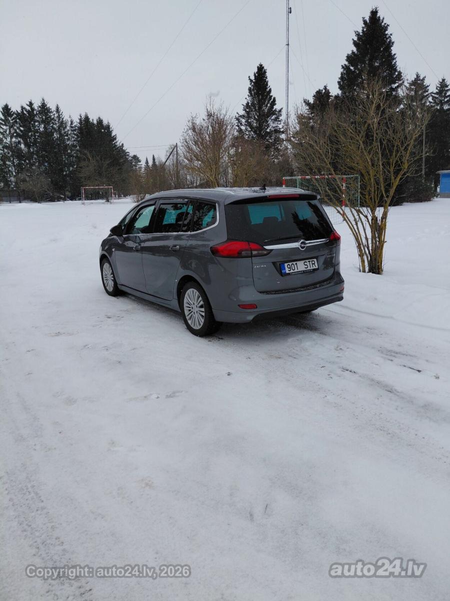 Grey Opel Zafira 2015 in Parnu, with an engine capacity of 1.60 L and mileage of 261 thousand km for 7300 €, photo 2 on AUTOMOTO.COM.LV