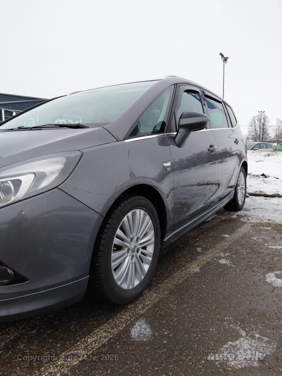 Grey Opel Zafira 2015 in Parnu, with an engine capacity of 1.60 L and mileage of 261 thousand km for 7300 €, photo 3 on AUTOMOTO.COM.LV