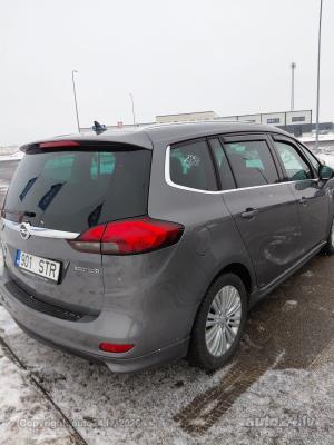 Grey Opel Zafira 2015 in Parnu, with an engine capacity of 1.60 L and mileage of 261 thousand km for 7300 €, photo 5 on AUTOMOTO.COM.LV