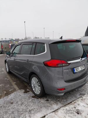 Grey Opel Zafira 2015 in Parnu, with an engine capacity of 1.60 L and mileage of 261 thousand km for 7300 €, photo 6 on AUTOMOTO.COM.LV