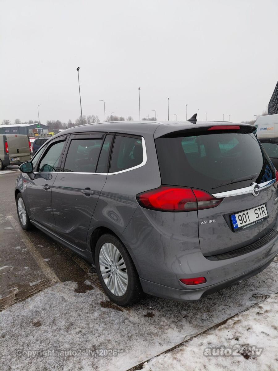 Grey Opel Zafira 2015 in Parnu, with an engine capacity of 1.60 L and mileage of 261 thousand km for 7300 €, photo 6 on AUTOMOTO.COM.LV