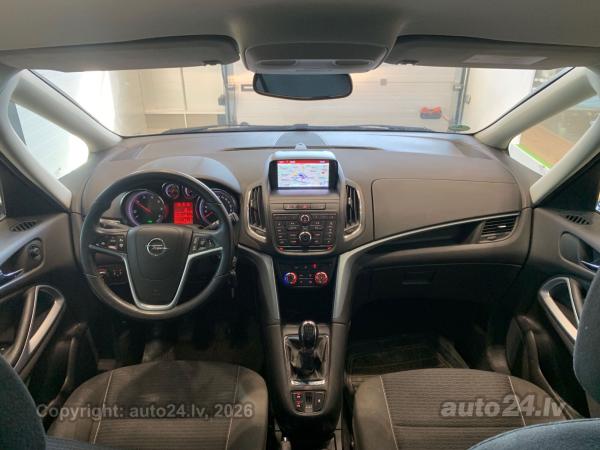 Grey Opel Zafira 2015 in Rakvere, with an engine capacity of 1.60 L and mileage of 228 thousand km for 3800 €, photo 7 on AUTOMOTO.COM.LV