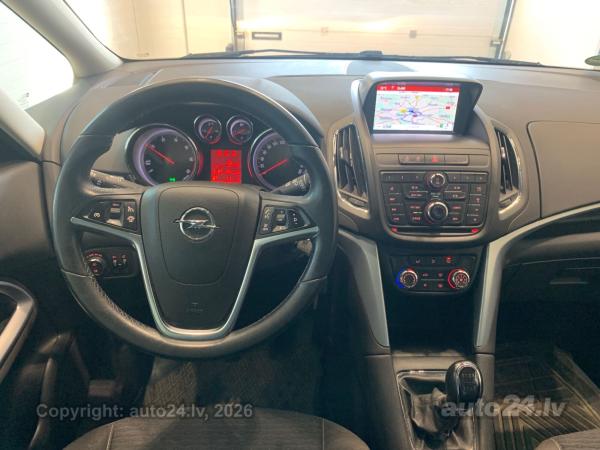 Grey Opel Zafira 2015 in Rakvere, with an engine capacity of 1.60 L and mileage of 228 thousand km for 3800 €, photo 8 on AUTOMOTO.COM.LV