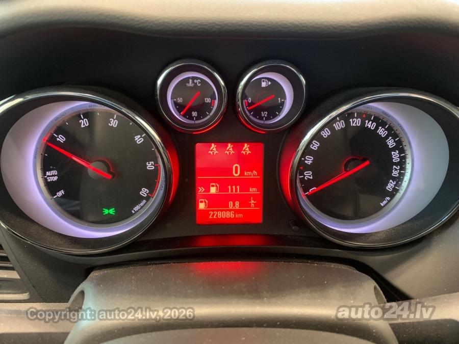 Pelēks Opel Zafira 2015 Rakvere, ar dzinēja tilpumu 1.60 L un nobraukumu 228 tūkst. km par 3800 €, foto 10 vietnē AUTOMOTO.COM.LV
