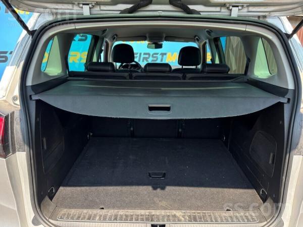 Grey Opel Zafira 2015 in Riga, with an engine capacity of 2.00 L and mileage of 212 thousand km for 5950 €, photo 10 on AUTOMOTO.COM.LV