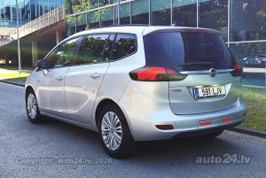 Grey Opel Zafira 2015 in Parnu, with an engine capacity of 2.00 L and mileage of 193 thousand km for 5700 €, photo 4 on AUTOMOTO.COM.LV
