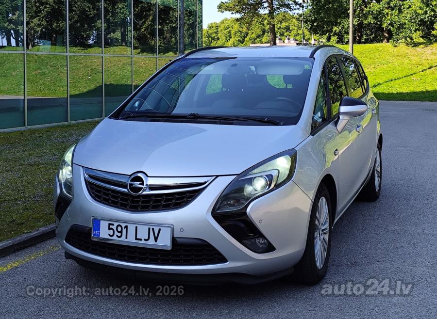 Grey Opel Zafira 2015 in Parnu, with an engine capacity of 2.00 L and mileage of 193 thousand km for 5700 €, photo 5 on AUTOMOTO.COM.LV