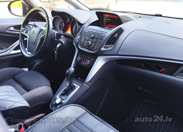 Pelēks Opel Zafira 2015 Pērnava, ar dzinēja tilpumu 2.00 L un nobraukumu 193 tūkst. km par 5700 €, foto 6 vietnē AUTOMOTO.COM.LV