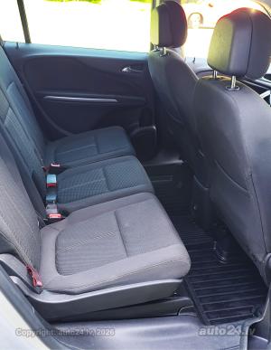 Grey Opel Zafira 2015 in Parnu, with an engine capacity of 2.00 L and mileage of 193 thousand km for 5700 €, photo 8 on AUTOMOTO.COM.LV