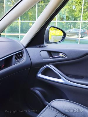 Grey Opel Zafira 2015 in Parnu, with an engine capacity of 2.00 L and mileage of 193 thousand km for 5700 €, photo 13 on AUTOMOTO.COM.LV
