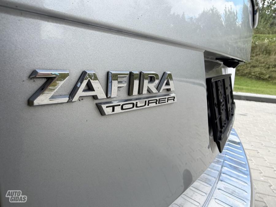 Grey Opel Zafira 2015 in Vilnius, with an engine capacity of 2.00 L and mileage of 200 thousand km for 6400 €, photo 13 on AUTOMOTO.COM.LV