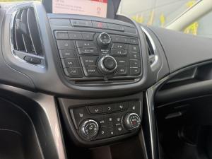 Grey Opel Zafira 2015 in Vilnius, with an engine capacity of 2.00 L and mileage of 200 thousand km for 6400 €, photo 17 on AUTOMOTO.COM.LV