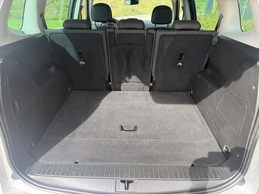 Grey Opel Zafira 2015 in Vilnius, with an engine capacity of 2.00 L and mileage of 200 thousand km for 6400 €, photo 28 on AUTOMOTO.COM.LV