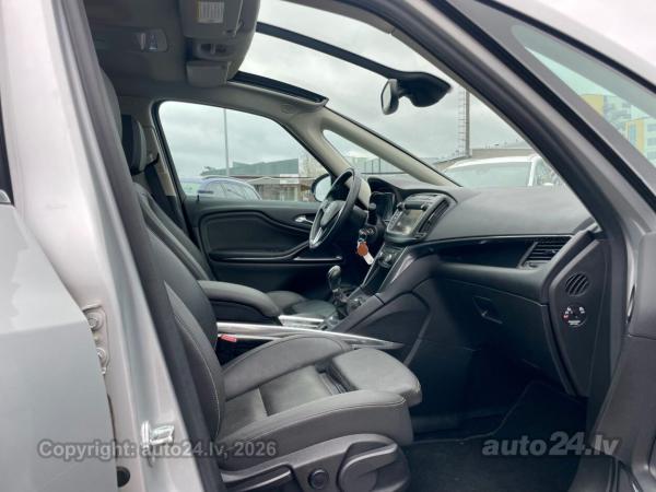 Grey Opel Zafira 2018 in Tallinn, with an engine capacity of 1.60 L and mileage of 166 thousand km for 9999 €, photo 10 on AUTOMOTO.COM.LV