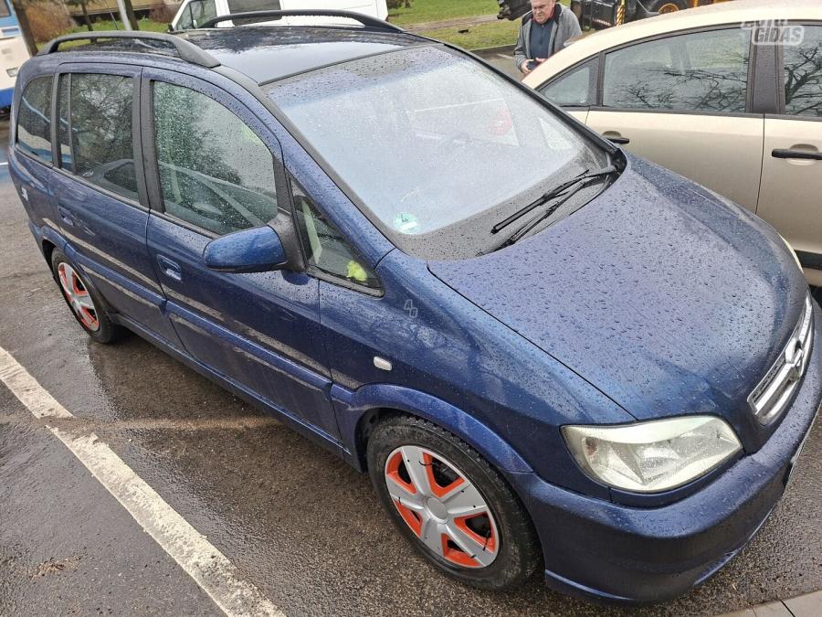 Opel Zafira 2004 in Vilnius, with an engine capacity of 2.20 L and mileage of 303 thousand km for 777 €, photo 4 on AUTOMOTO.COM.LV