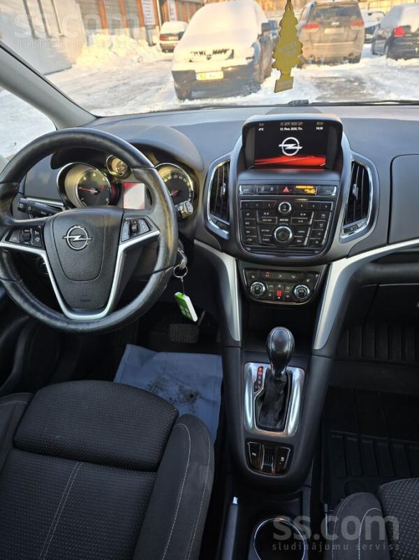 Opel Zafira 2015 in Riga, with an engine capacity of 2.00 L and mileage of 211 thousand km for 7950 €, photo 6 on AUTOMOTO.COM.LV