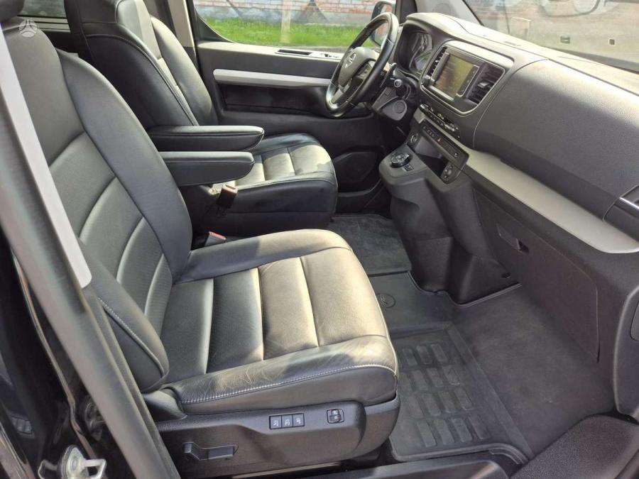 Melns Opel Zafira Life 2020 Šauļi, ar dzinēja tilpumu 2.00 L un nobraukumu 225 tūkst. km par 17900 €, foto 12 vietnē AUTOMOTO.COM.LV