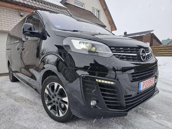 Melns Opel Zafira Life 2022 Kauņa, ar dzinēja tilpumu 2.00 L un nobraukumu 202 tūkst. km par 18999 €, foto 1 vietnē AUTOMOTO.COM.LV