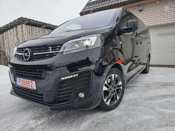 Melns Opel Zafira Life 2022 Kauņa, ar dzinēja tilpumu 2.00 L un nobraukumu 202 tūkst. km par 18999 €, foto 2 vietnē AUTOMOTO.COM.LV