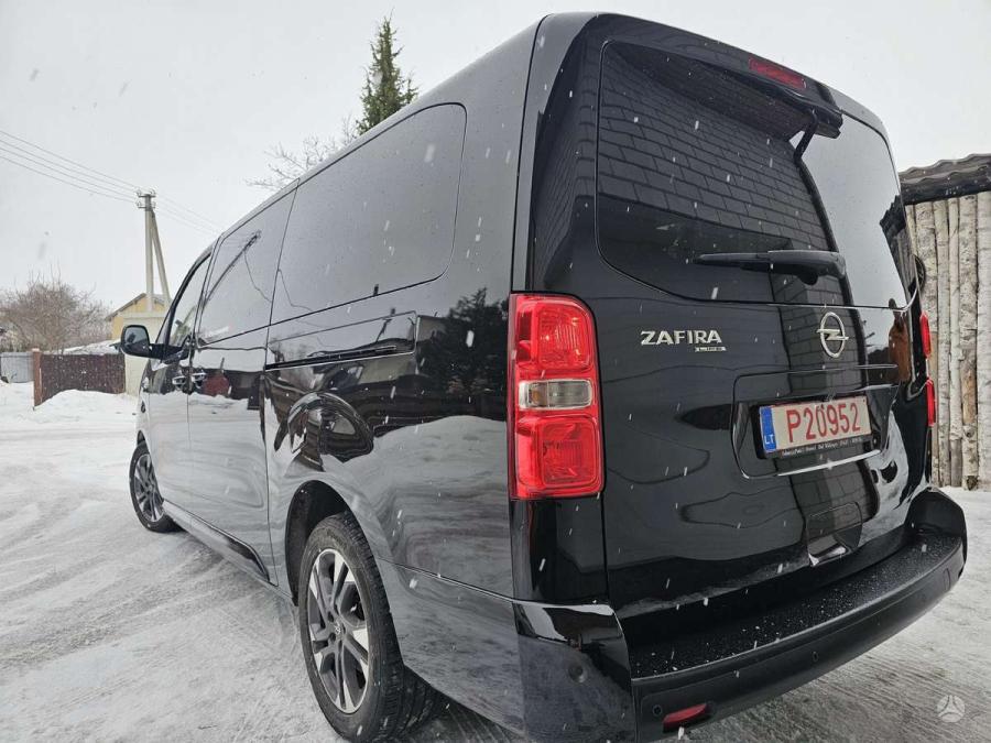 Melns Opel Zafira Life 2022 Kauņa, ar dzinēja tilpumu 2.00 L un nobraukumu 202 tūkst. km par 18999 €, foto 19 vietnē AUTOMOTO.COM.LV