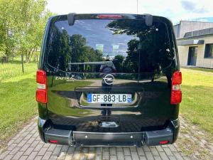 Black Opel Zafira Life 2022 in Taurage, with an engine capacity of 2.00 L and mileage of 186 thousand km for 18700 €, photo 4 on AUTOMOTO.COM.LV
