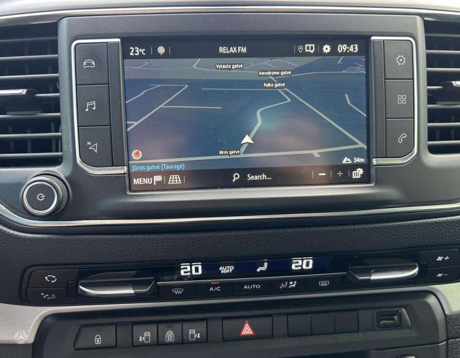 Black Opel Zafira Life 2022 in Taurage, with an engine capacity of 2.00 L and mileage of 186 thousand km for 18700 €, photo 14 on AUTOMOTO.COM.LV