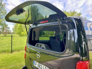 Black Opel Zafira Life 2022 in Taurage, with an engine capacity of 2.00 L and mileage of 186 thousand km for 18700 €, photo 26 on AUTOMOTO.COM.LV