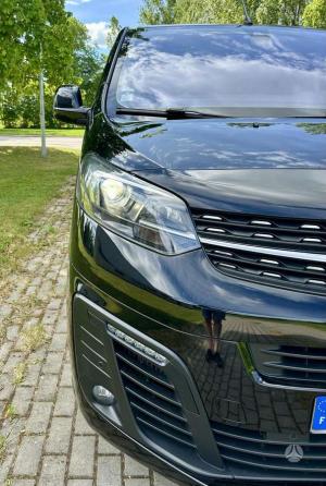 Black Opel Zafira Life 2022 in Taurage, with an engine capacity of 2.00 L and mileage of 186 thousand km for 18700 €, photo 27 on AUTOMOTO.COM.LV