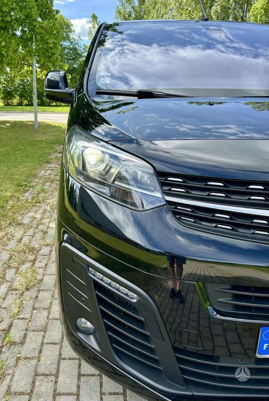 Black Opel Zafira Life 2022 in Taurage, with an engine capacity of 2.00 L and mileage of 186 thousand km for 18700 €, photo 27 on AUTOMOTO.COM.LV