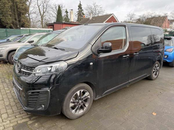 Black Opel Zafira Life 2023 in Marijampole, with an engine capacity of 1.99 L and mileage of 49 thousand km for 19900 €, photo 1 on AUTOMOTO.COM.LV