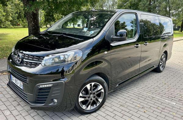 Black Opel Zafira Life 2022 in Taurage, with an engine capacity of 2.00 L and mileage of 187 thousand km for 18200 €, photo 1 on AUTOMOTO.COM.LV