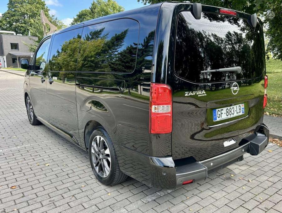 Melns Opel Zafira Life 2022 Tauragė, ar dzinēja tilpumu 2.00 L un nobraukumu 187 tūkst. km par 18200 €, foto 3 vietnē AUTOMOTO.COM.LV