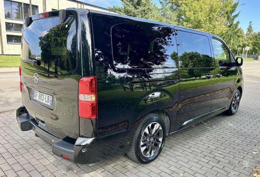 Melns Opel Zafira Life 2022 Tauragė, ar dzinēja tilpumu 2.00 L un nobraukumu 187 tūkst. km par 18200 €, foto 5 vietnē AUTOMOTO.COM.LV