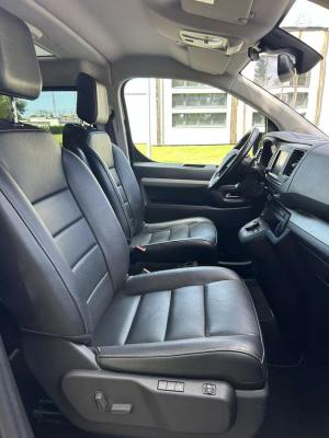Melns Opel Zafira Life 2022 Tauragė, ar dzinēja tilpumu 2.00 L un nobraukumu 187 tūkst. km par 18200 €, foto 7 vietnē AUTOMOTO.COM.LV