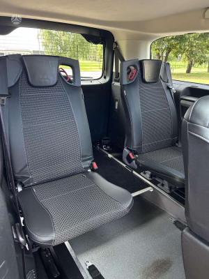 Melns Opel Zafira Life 2022 Tauragė, ar dzinēja tilpumu 2.00 L un nobraukumu 187 tūkst. km par 18200 €, foto 24 vietnē AUTOMOTO.COM.LV