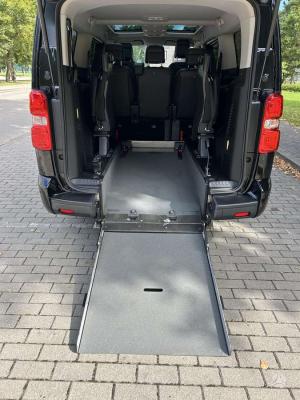 Melns Opel Zafira Life 2022 Tauragė, ar dzinēja tilpumu 2.00 L un nobraukumu 187 tūkst. km par 18200 €, foto 26 vietnē AUTOMOTO.COM.LV
