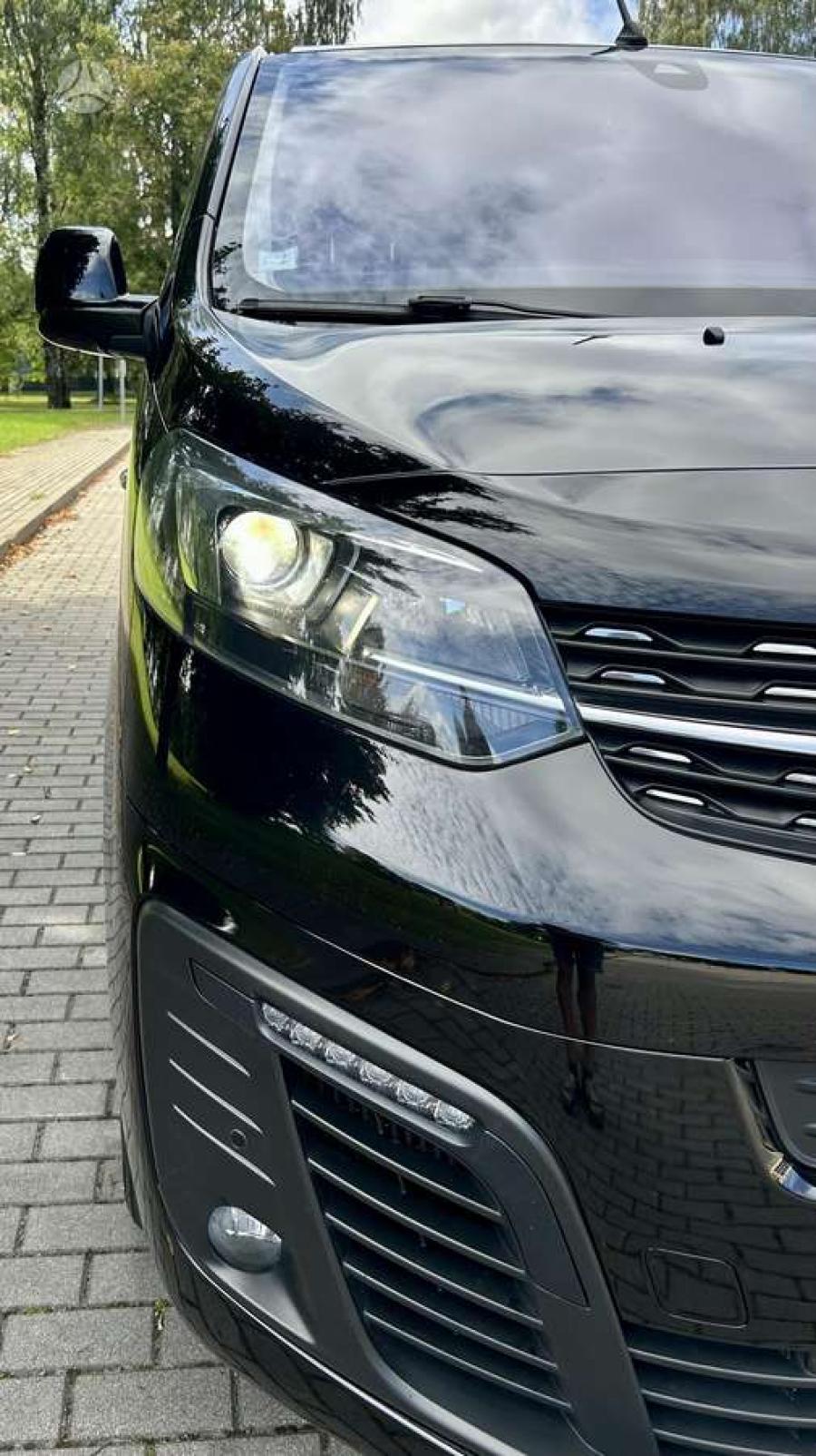Melns Opel Zafira Life 2022 Tauragė, ar dzinēja tilpumu 2.00 L un nobraukumu 187 tūkst. km par 18200 €, foto 28 vietnē AUTOMOTO.COM.LV