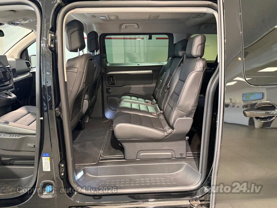 Melns Opel Zafira Life 2026 Tallina, ar dzinēja tilpumu 2.20 L un nobraukumu 5 tūkst. km par 47990 €, foto 11 vietnē AUTOMOTO.COM.LV