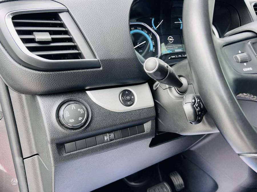 Коричневый Опель Zafira Life 2021 в Утена, объемом двигателя 0.00 л и пробегом 61 тыс. км за 26923 €, фото 12 на AUTOMOTO.COM.LV