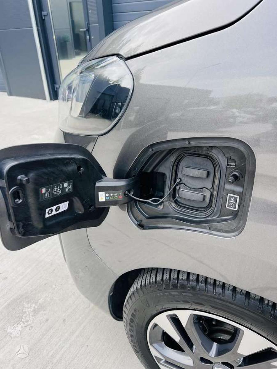Коричневый Опель Zafira Life 2021 в Утена, объемом двигателя 0.00 л и пробегом 61 тыс. км за 26923 €, фото 30 на AUTOMOTO.COM.LV
