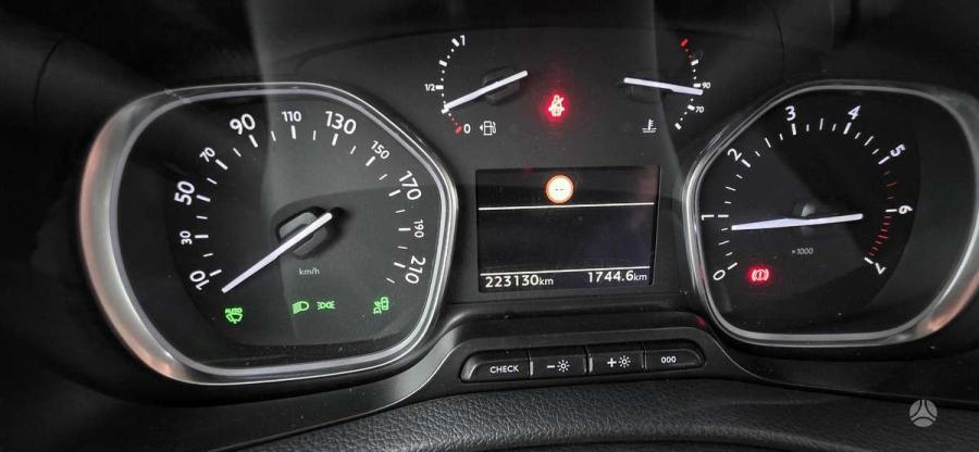 Серый Опель Zafira Life 2021 в Шяуляй, объемом двигателя 0.00 л и пробегом 223 тыс. км за 18200 €, фото 19 на AUTOMOTO.COM.LV