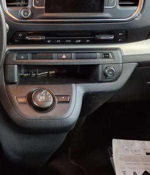 Pelēks Opel Zafira Life 2022 Viļņa, ar dzinēja tilpumu 2.00 L un nobraukumu 155 tūkst. km par 20590 €, foto 12 vietnē AUTOMOTO.COM.LV