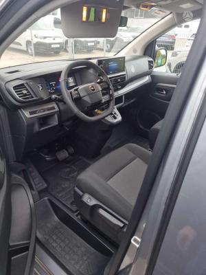 Grey Opel Zafira Life 2024 in Klaipeda, with an engine capacity of 2.00 L and mileage of 71 thousand km for 29887 €, photo 6 on AUTOMOTO.COM.LV