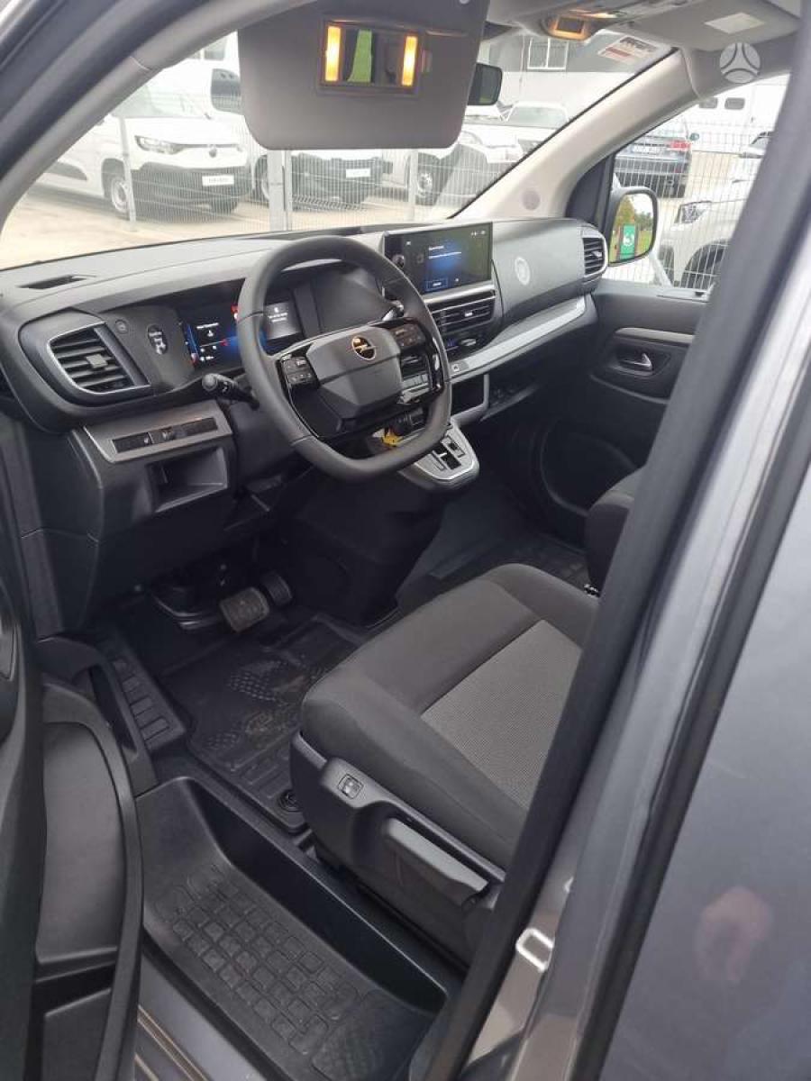 Grey Opel Zafira Life 2024 in Klaipeda, with an engine capacity of 2.00 L and mileage of 71 thousand km for 29887 €, photo 6 on AUTOMOTO.COM.LV