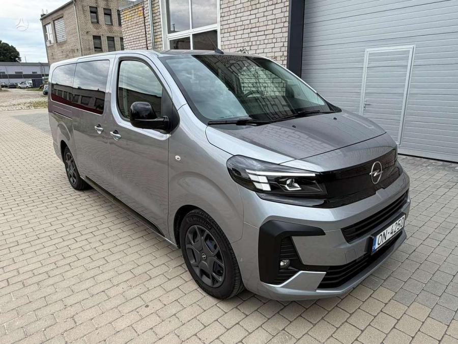 Pelēks Opel Zafira Life 2026 Rīga, ar dzinēja tilpumu 2.18 L un nobraukumu 11 tūkst. km par 36900 €, foto 3 vietnē AUTOMOTO.COM.LV