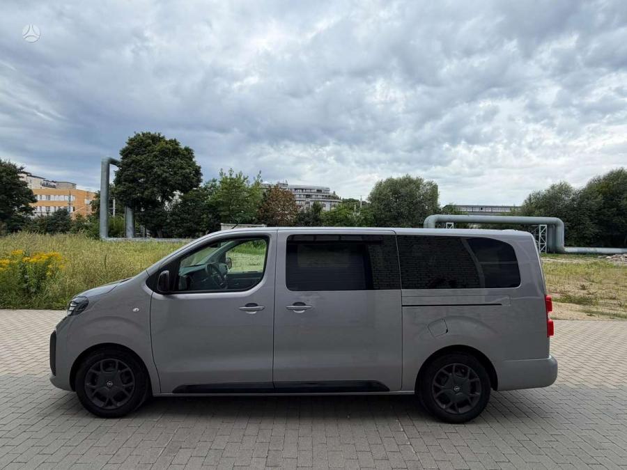 Pelēks Opel Zafira Life 2026 Rīga, ar dzinēja tilpumu 2.18 L un nobraukumu 11 tūkst. km par 36900 €, foto 5 vietnē AUTOMOTO.COM.LV
